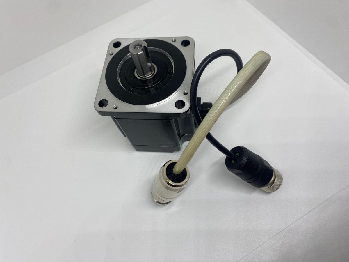 Motor YASKAWA SERVOMOTOR SGMPH-04DAA61D - TECHWOOD | WOODWORKING MACHINERY